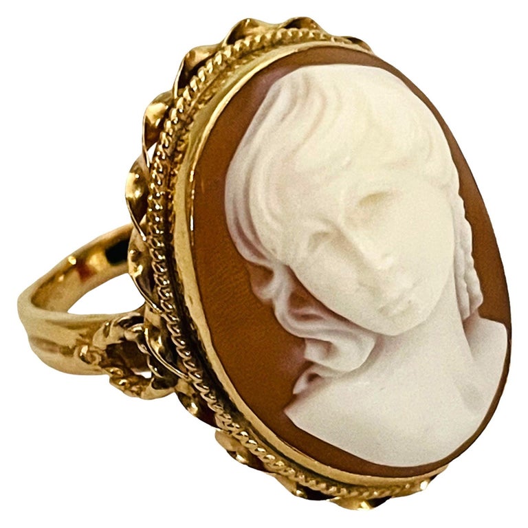 Vintage 14K Yellow Gold Large Cameo Ring with Appraisal For Sale at 1stDibs