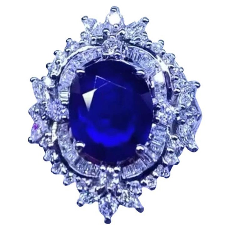 Certified Ct 5,68 of Royal Blu Sapphire and Diamonds on Ring For Sale ...