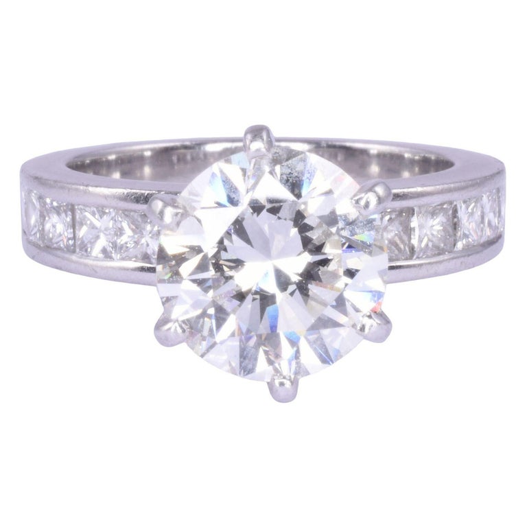 GIA Certified 2.06 Carat Diamond Center Engagement Ring For Sale at 1stDibs