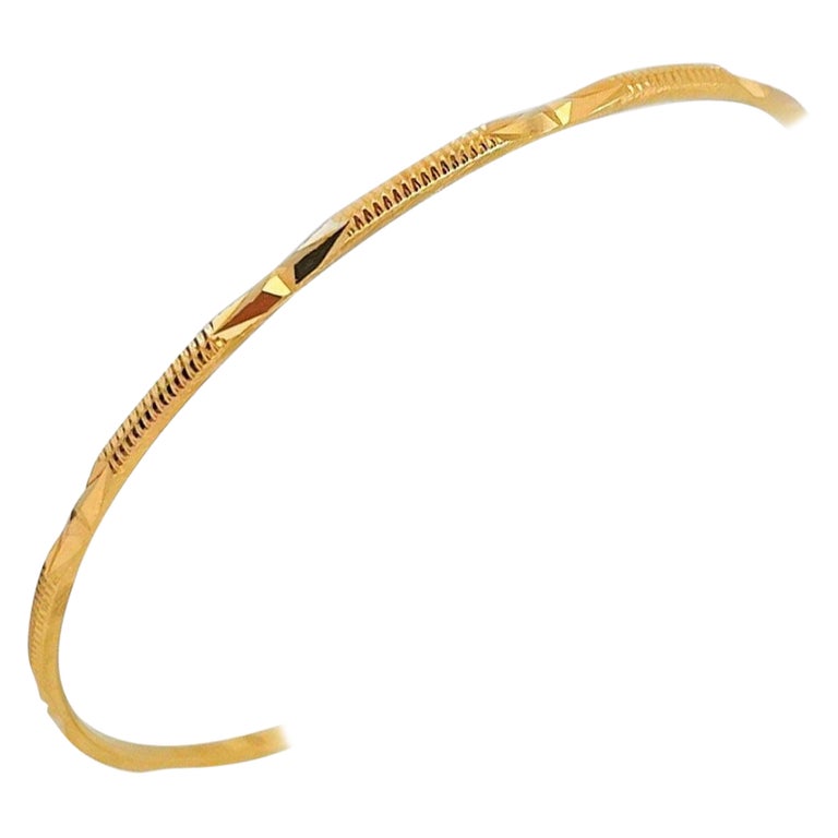21 Karat Yellow Gold Solid Ribbed Diamond Cut Bangle Bracelet For Sale ...
