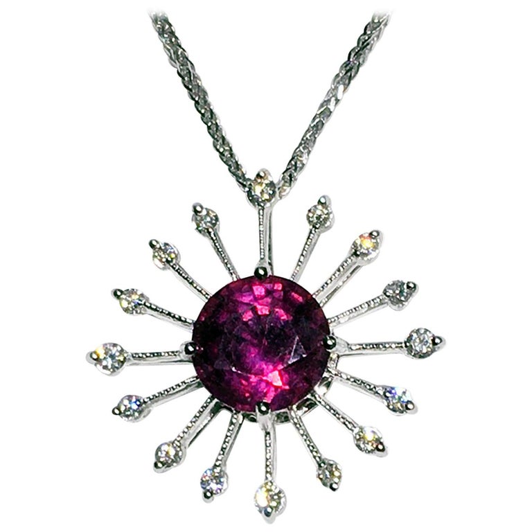 18kt White Gold Ruby Burst Pendant with Diamonds For Sale at 1stDibs