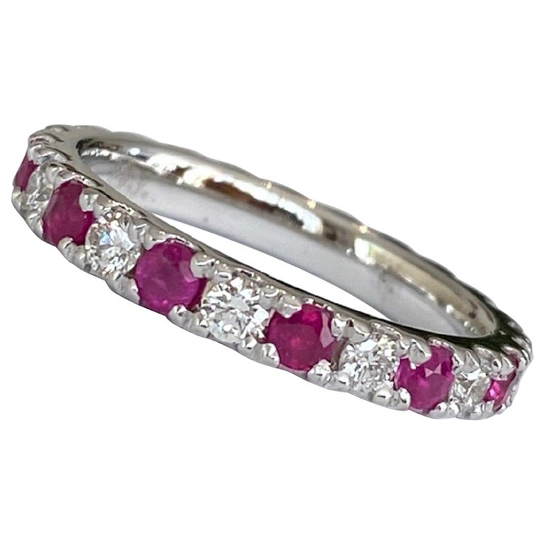 18 Kt. White Gold, Alliance Ring with 0.72 Ct Diamonds and Rubies 0,72 ...