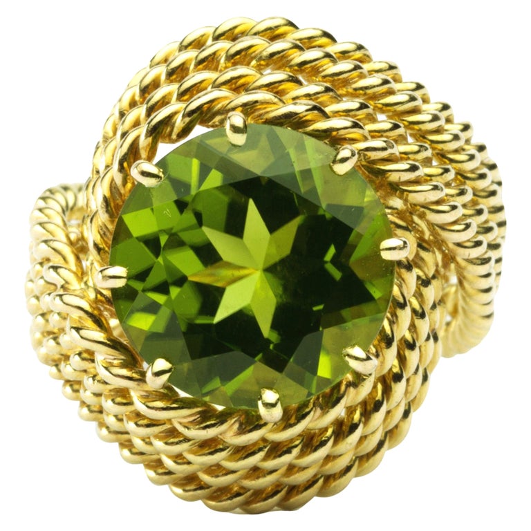 Alex Jona 18 Karat Yellow Gold Peridot Nou Nou Ring For Sale at 1stDibs