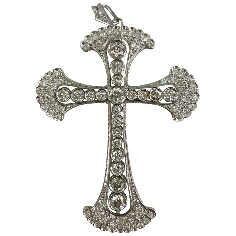 Platinum and Diamond Cross Pendant For Sale at 1stDibs