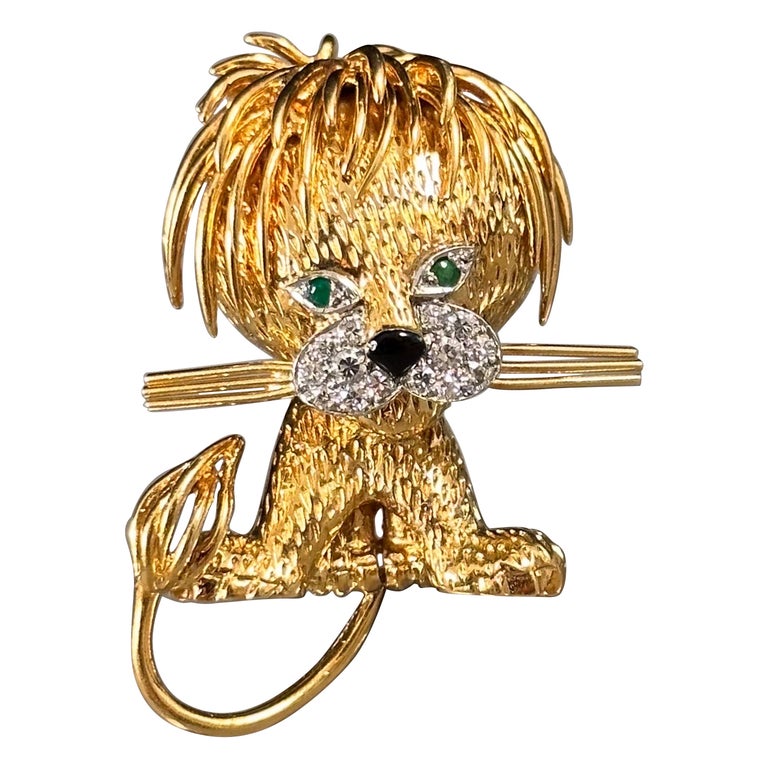 Van Cleef and Arpels VCA Lion Ebouriffé Diamond Emerald Brooch Yellow Gold French For Sale at ...