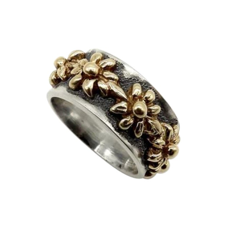 Sterling Silver and 14K Wide Band Daisy Chain Ring For Sale at 1stDibs