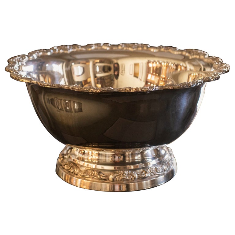 Silver Plated Rose Bowl with Floreal Decor For Sale at 1stDibs