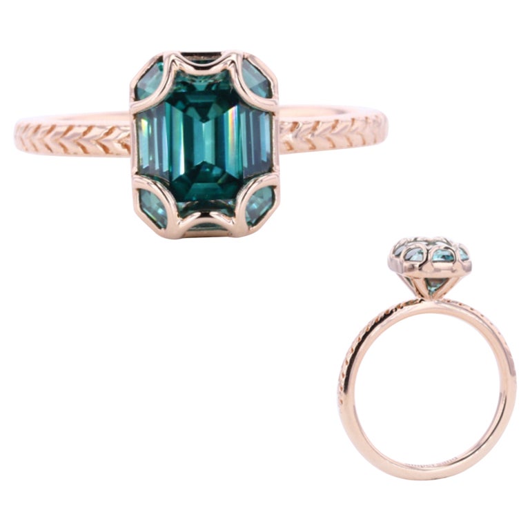 Customizable 18K Gold Emerald Wedding Ring, Minimalist Emerald Engagement Ring For Sale at 1stDibs