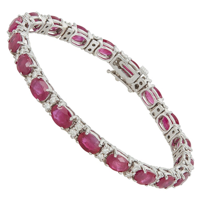Bracelet tennis à la mode en or blanc 14 carats avec rubis ovale et ...