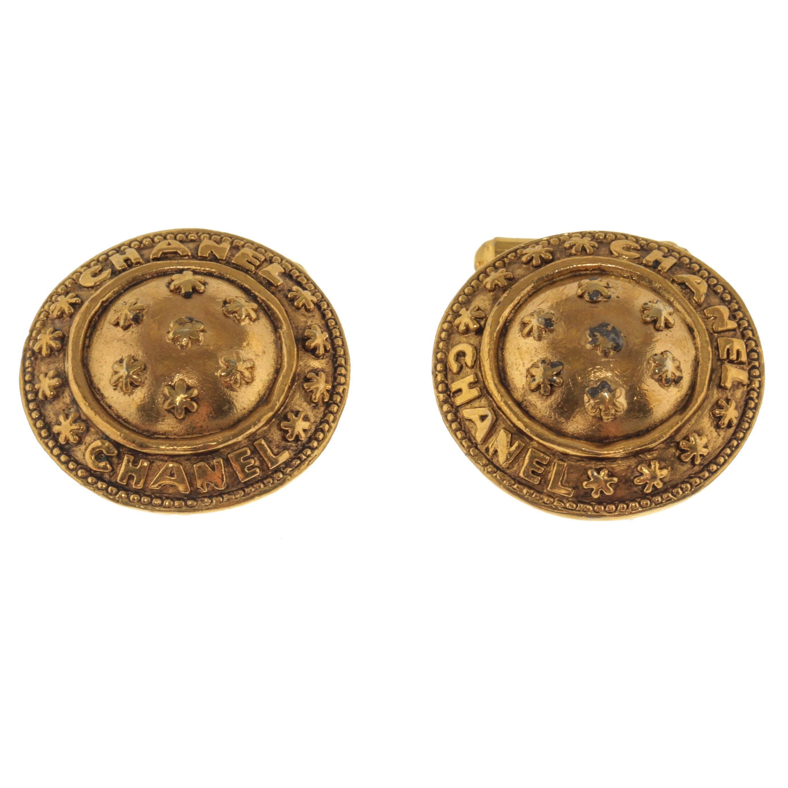 CHANEL antique gold-tone 1994 94P CC ROUND Cuff Links For Sale at 1stDibs