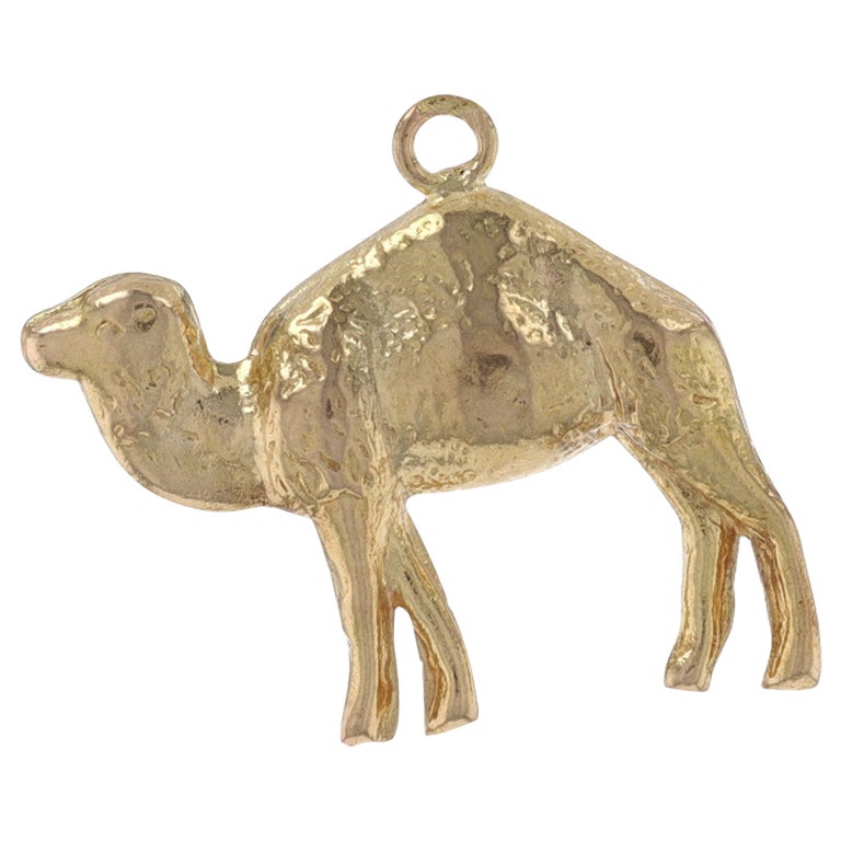 Yellow Gold Camel Pendant 18k Animal Charm For Sale at 1stDibs