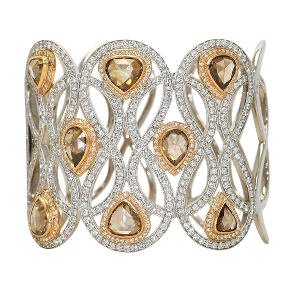 Lace Cufflink Bracelet in 18k gold For Sale at 1stDibs