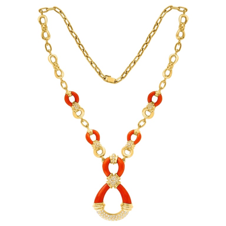 Van Cleef and Arpels Coral and Diamond Necklace 92.4 Grammes 18 Kt ...