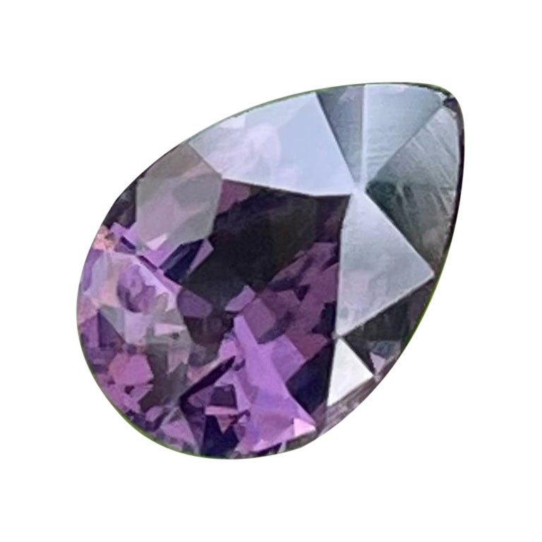 Bague exquise en forme de poire en spinelle violette de 1,16 carat ...
