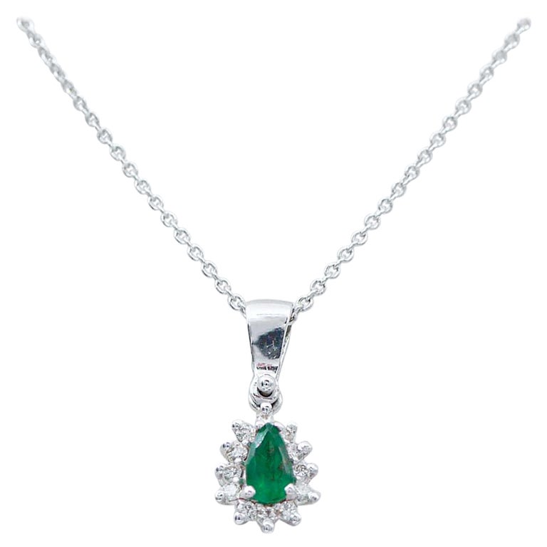 Emerald, Diamonds, 18 Karat White Gold Pendant Necklace For Sale at 1stDibs