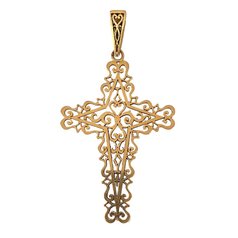 French, 18K Yellow Gold Filigree Cross Pendant For Sale at 1stDibs