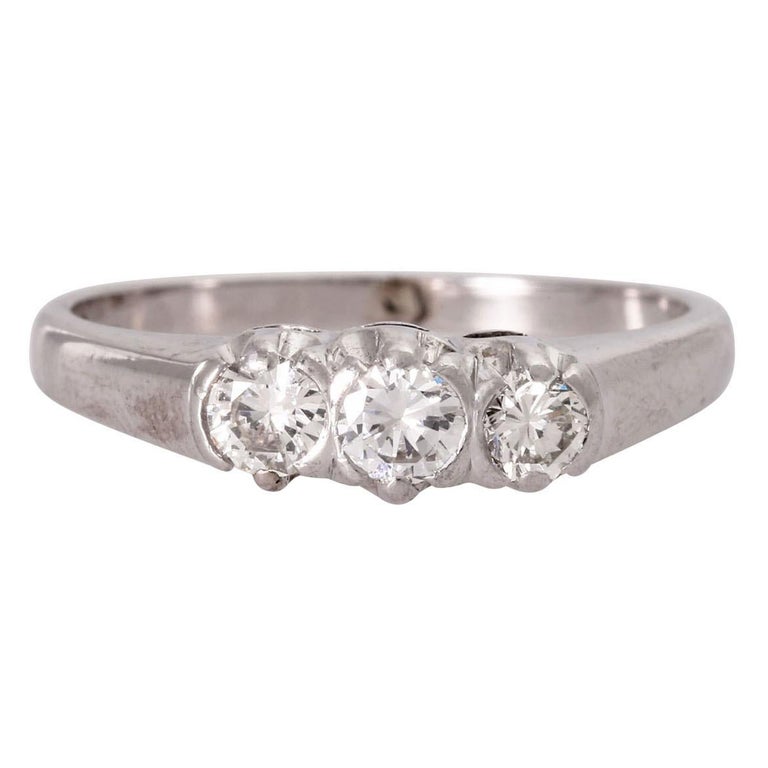 Ring with 3 brilliant-cut diamonds total approx. 0.4 ct, For Sale at ...