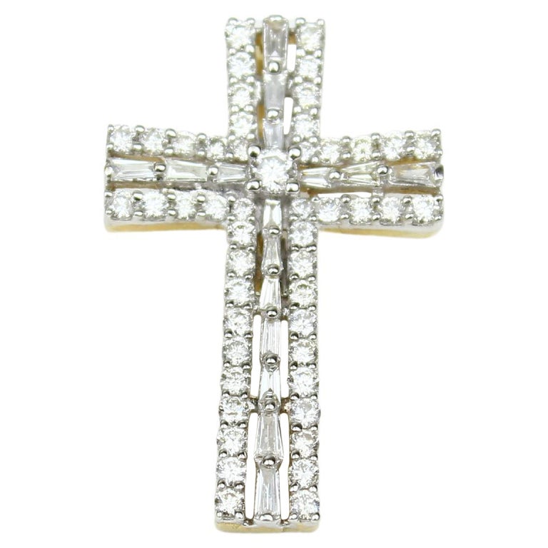 Diamond Cross Pendant in 14K Solid Gold For Sale at 1stDibs