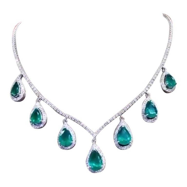 Amazing 26,67 Carats of Emeralds and Diamonds on Necklace For Sale at ...