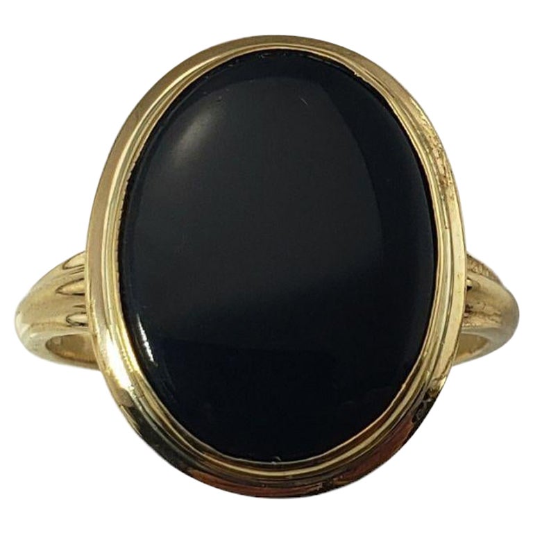 10 Karat Yellow Gold Onyx and Diamond Ring For Sale at 1stDibs