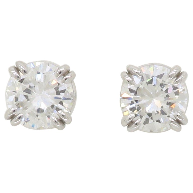 Double Prong Diamond Stud Earrings For Sale at 1stDibs