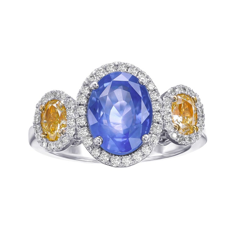 NO RESERVE - 4.40ct Sapphire, 0.81ct Fancy and 0.50ct Diamonds, 14k Gold Ring For Sale at 1stDibs