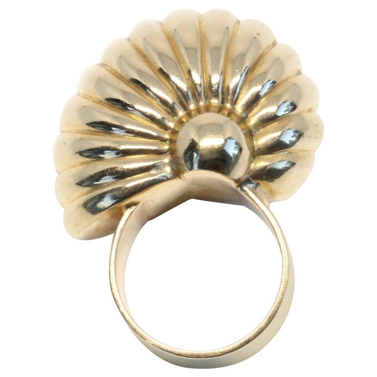1970s Cartier 14 Karat Yellow Gold Oversized Shell Ring For Sale at 1stDibs