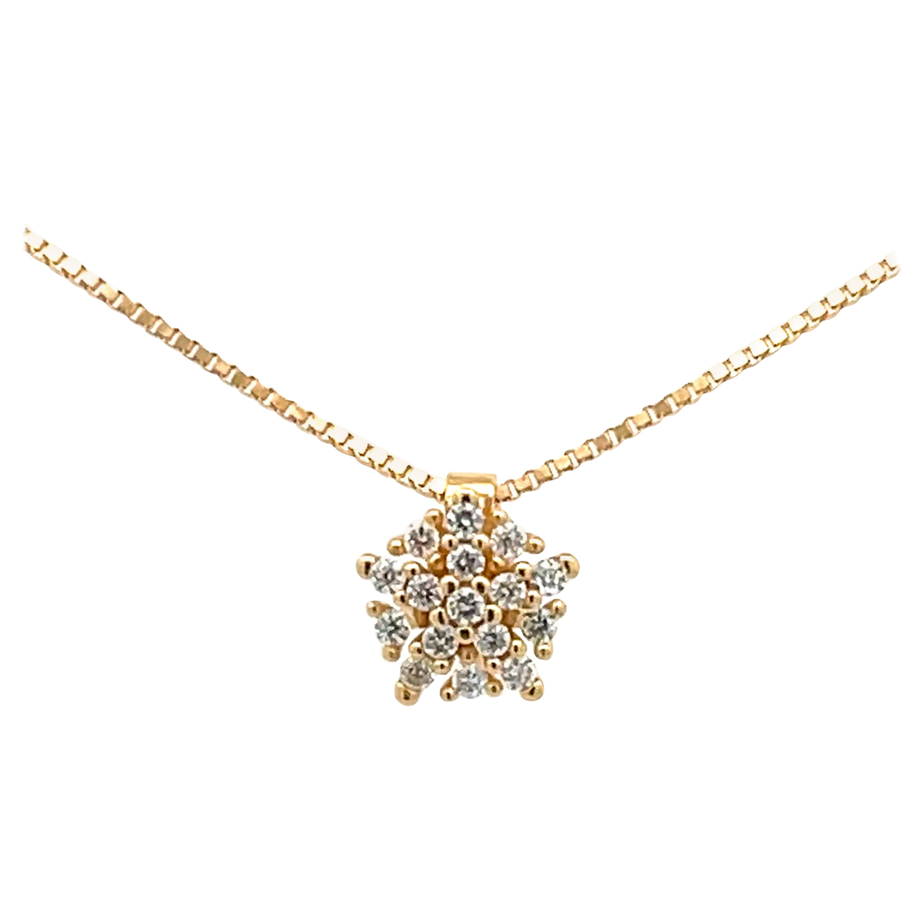 Diamond Star Pendant Necklace in 18K Gold For Sale at 1stDibs