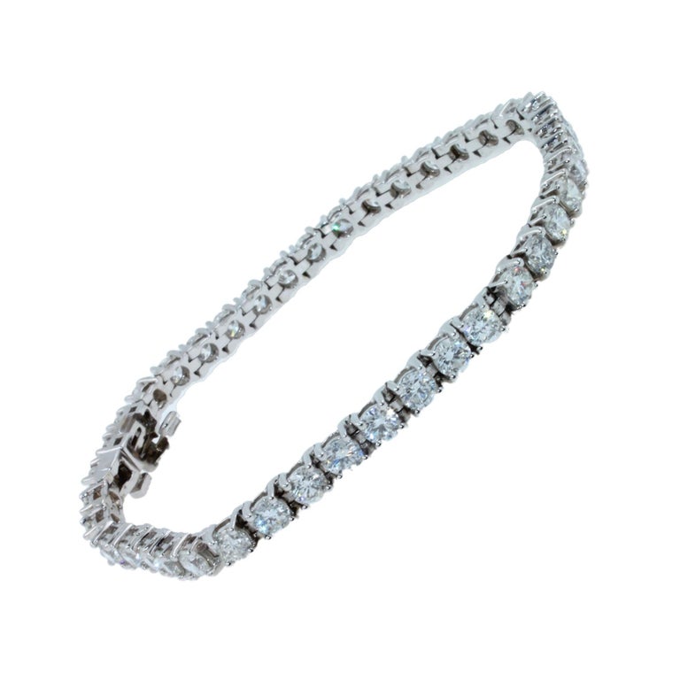 Diamond 5 Carat Tennis Line Classic Fashion 14 Karat White Gold Bracelet For Sale at 1stDibs