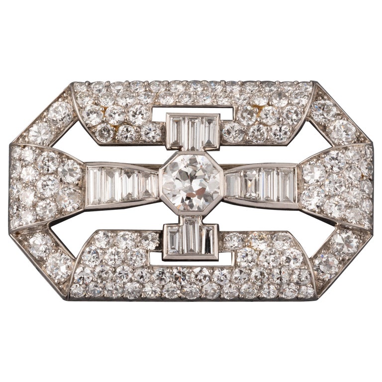 Platinum and 7 Carats Diamonds French Art Deco Brooch For Sale at 1stDibs