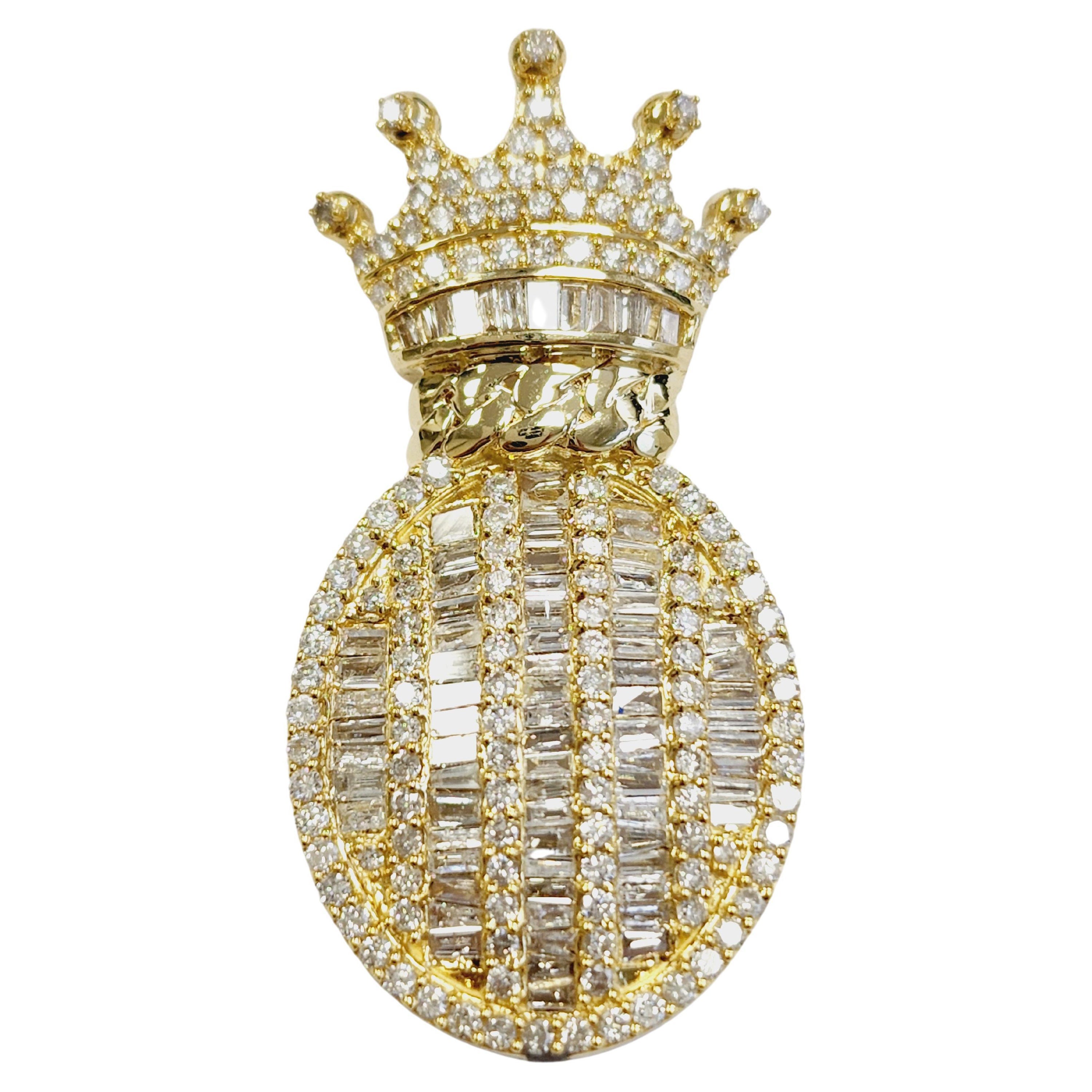 14 Karat Gold Heavyweight Pineapple Pendant For Sale at 1stDibs