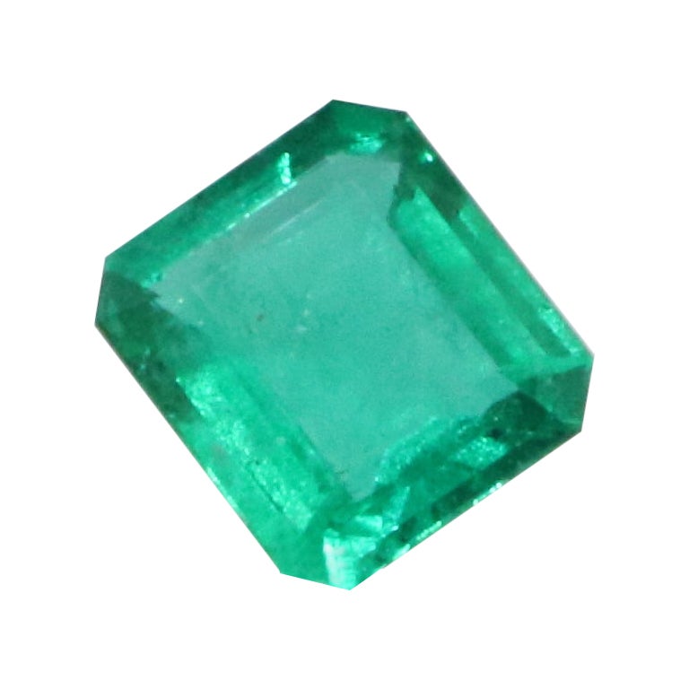 Certified Intense/Vivid Emerald, with No / Insignificant Clarity ...