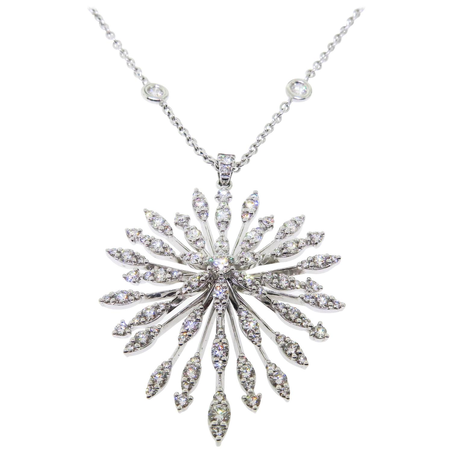 Diamond Gold Starburst Pendant For Sale at 1stdibs