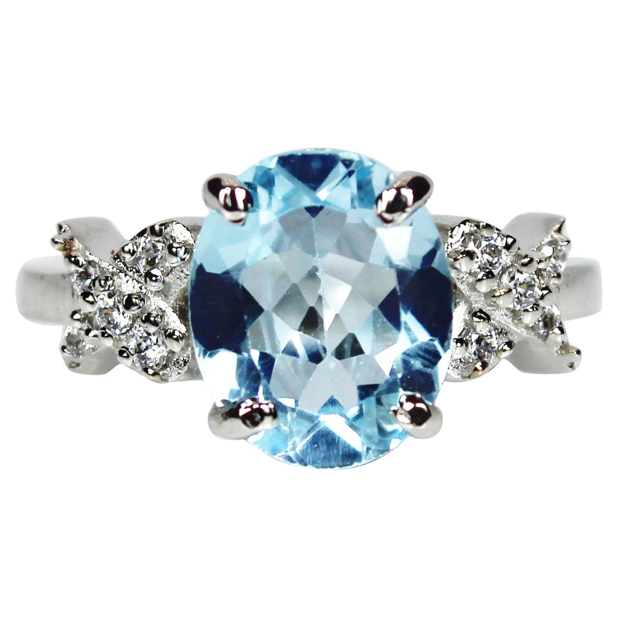 Elegant Natural Blue Topaz Ring For Sale at 1stDibs