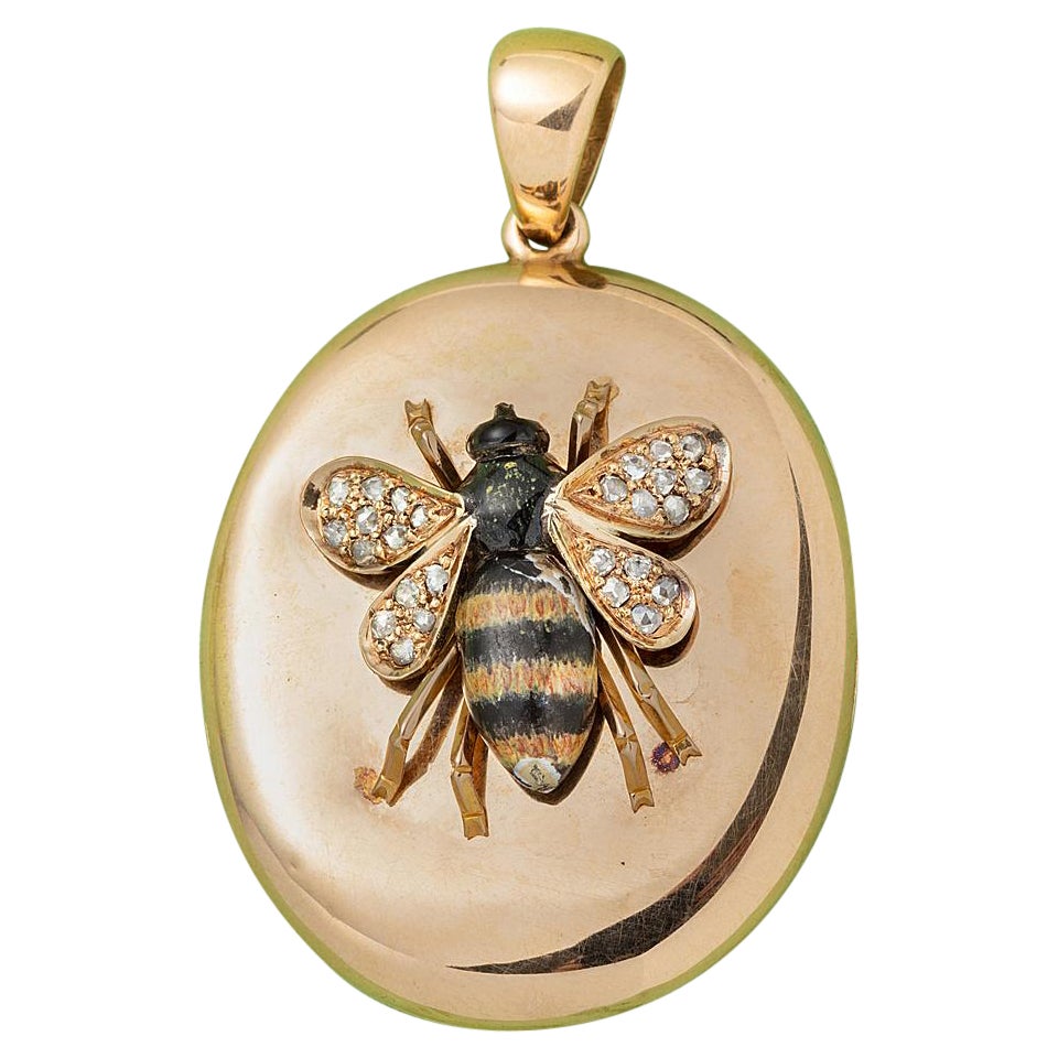 an 18 Carat Gold Locket with a Bee For Sale at 1stDibs