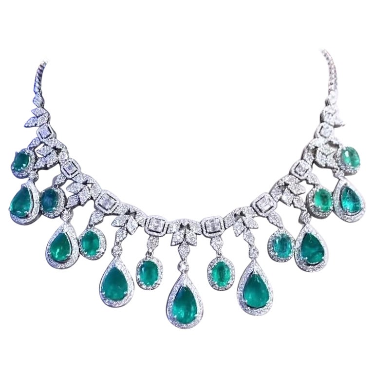 An exquisite necklace with 48.63 carats of emeralds and diamonds For ...