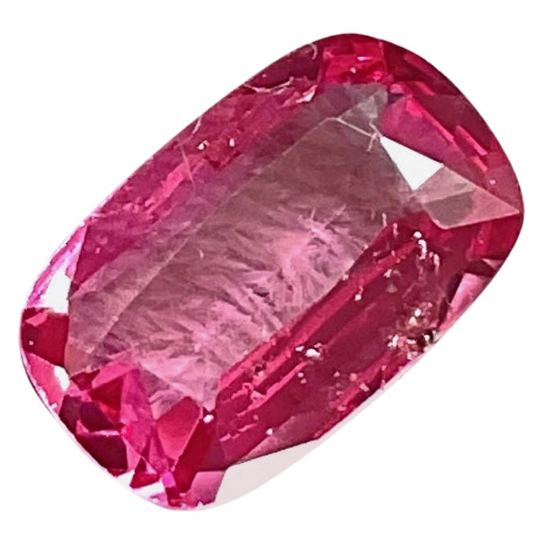 1.63 Carat Natural Vivid Pink Spinel from Burma No Heat For Sale at 1stDibs