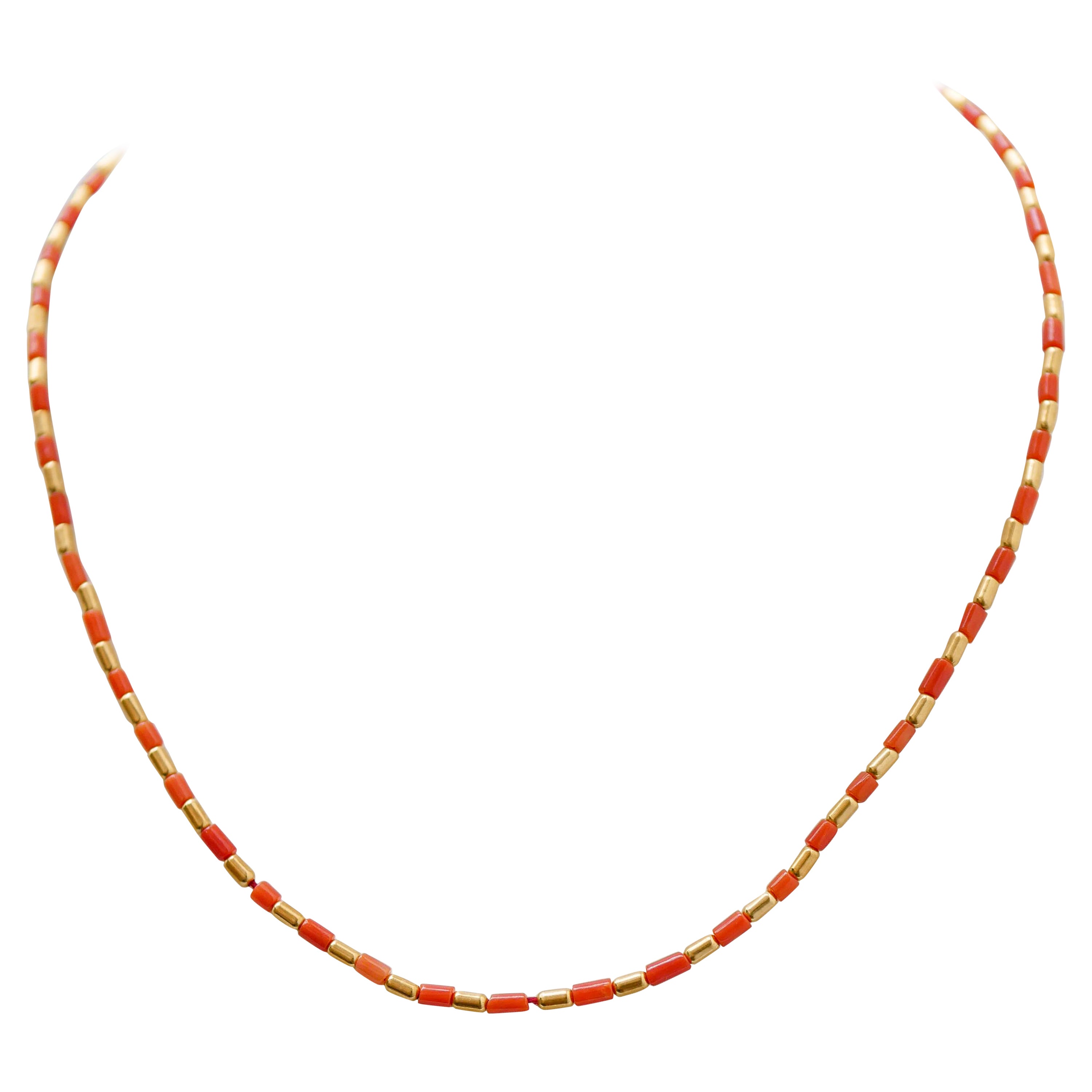 Coral, 18 Karat Yellow Gold Retrò Necklace. For Sale at 1stDibs