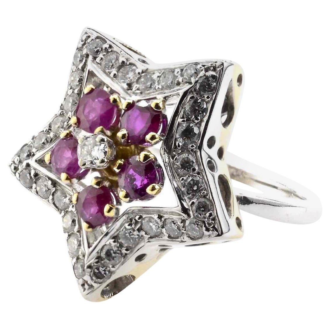 Ruby and diamonds star ring in 18k gold For Sale at 1stDibs