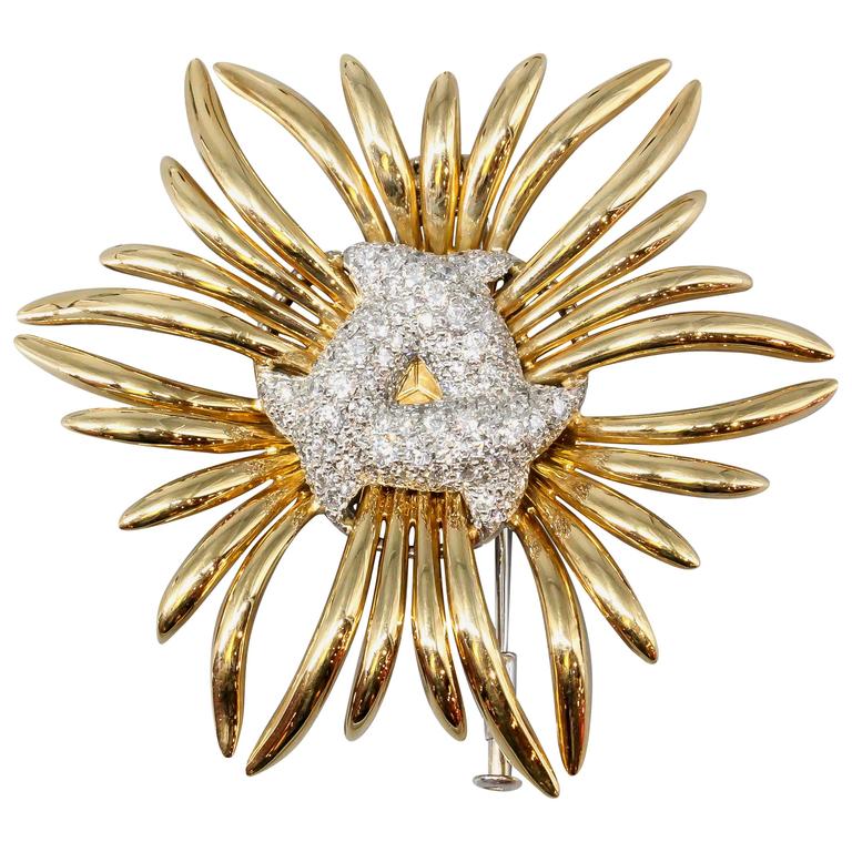 VERDURA Diamond Gold Ray Brooch at 1stDibs | verdura brooch, verdura ...
