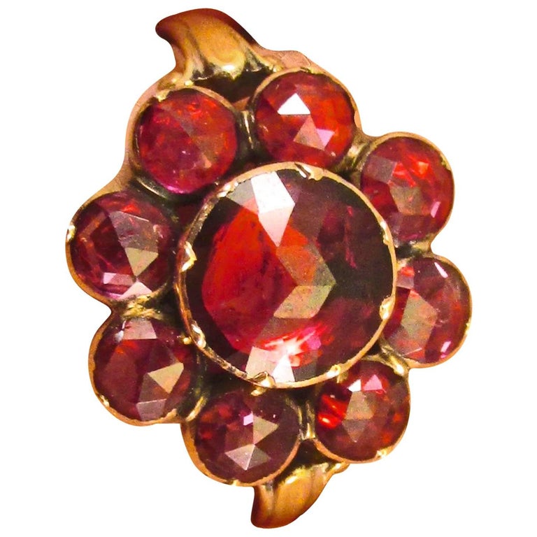 Antique Garnet Gold Cluster Ring For Sale at 1stDibs | garnet cluster ring