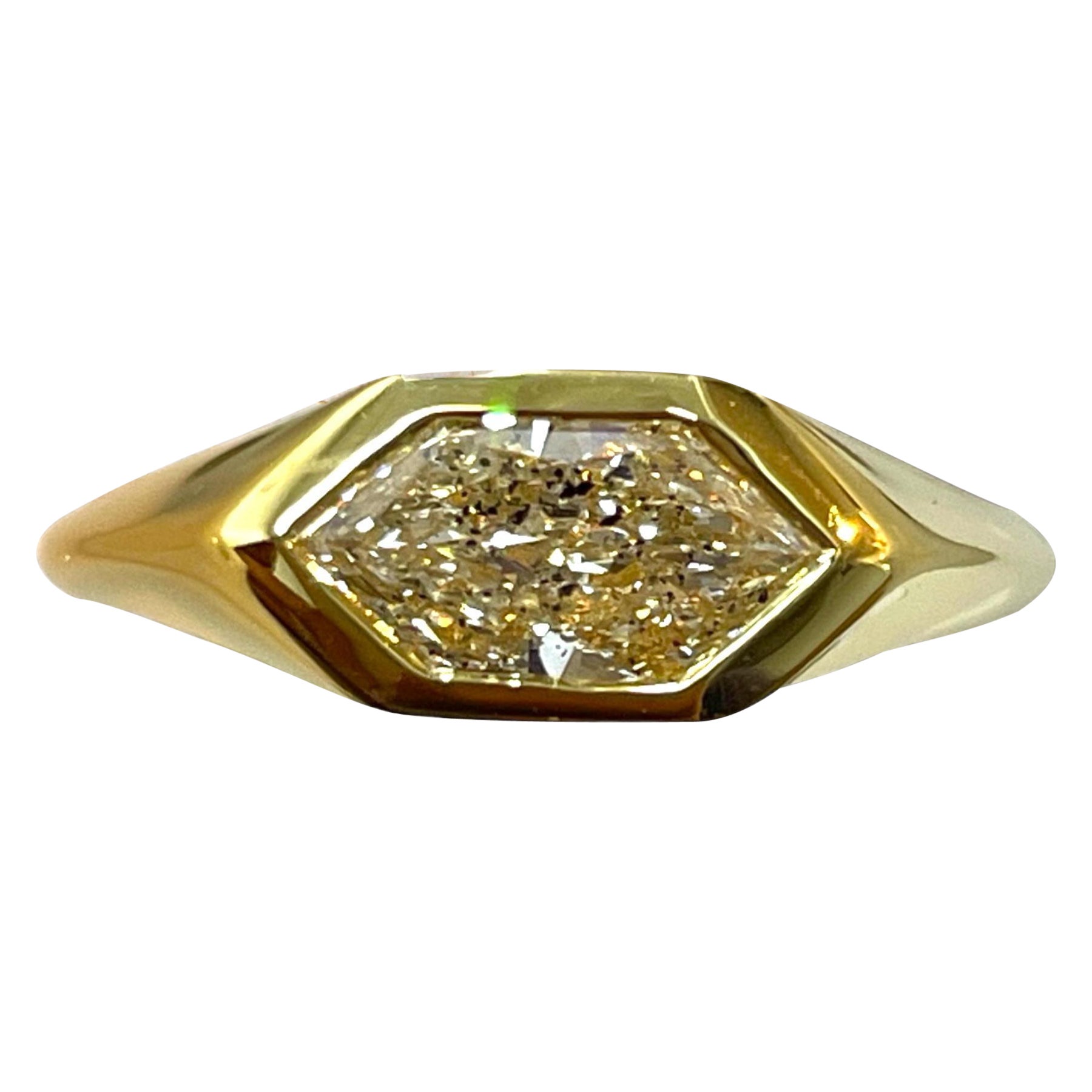 Exquisite Limited Edition 18K Yellow Gold 1 Carat Duchess Diamond Ring ...
