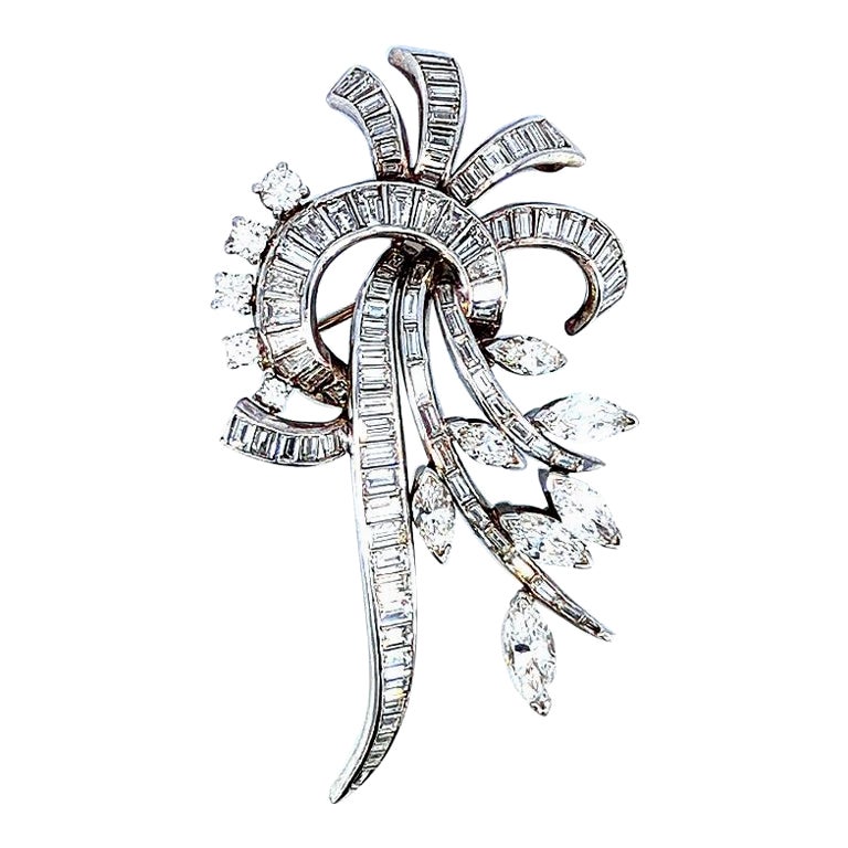 10 Carat Natural Diamond Pin in white Gold with Platinum For Sale at ...