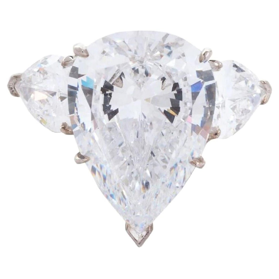 GIA Certifiied 2 Carat Pear Cut Diamond with Side Diamonds D FLAWLESS ...