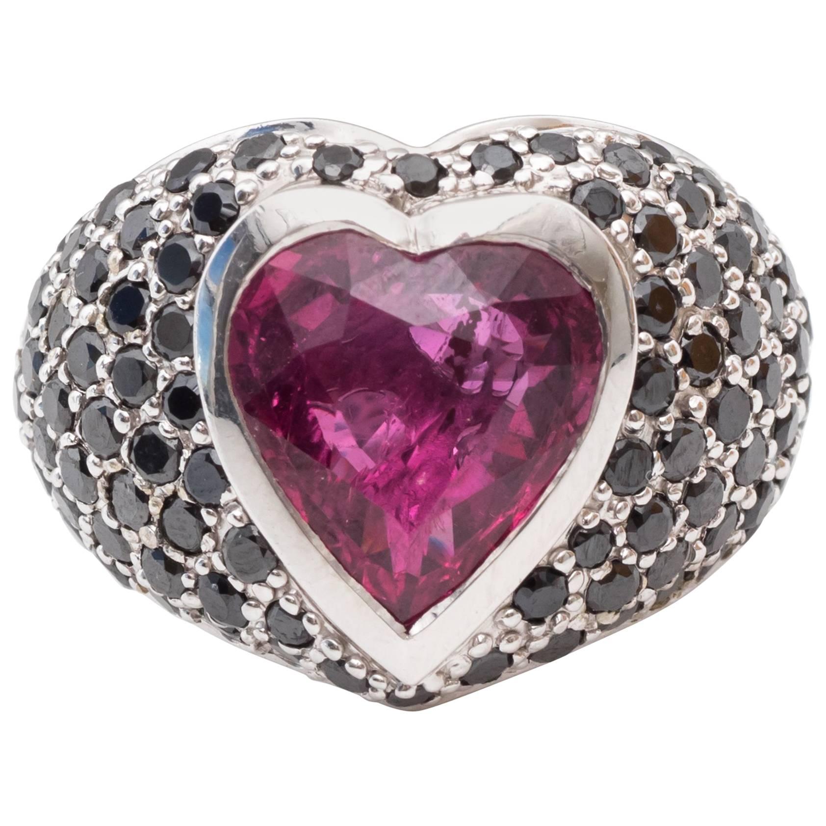 Heart-Shape Ruby Black Diamond Gold Cocktail Ring For Sale at 1stDibs