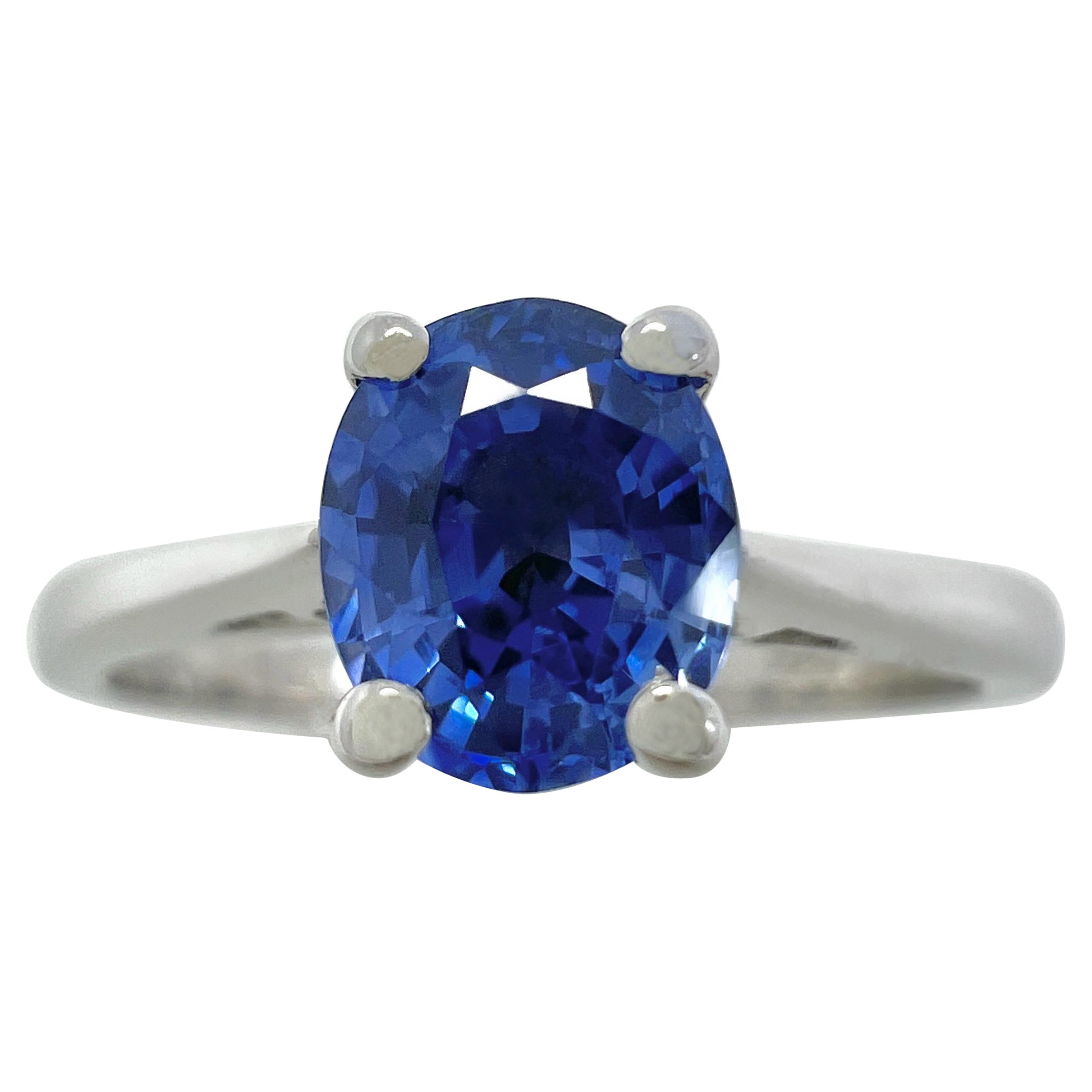 0.80ct Vivid Cornflower Blue Ceylon Sapphire Oval 18k White Gold Solitaire Ring For Sale at 1stDibs