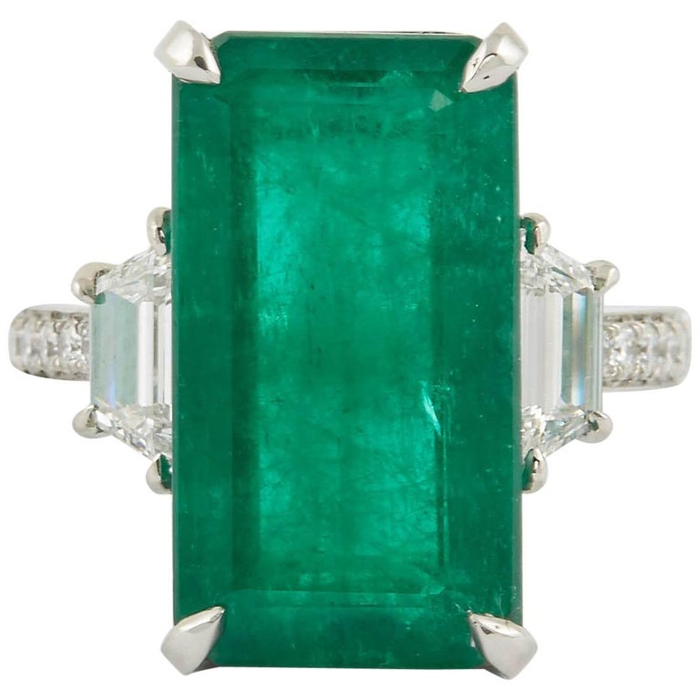 Unique Elongated 10 Carat Green Emerald Ring For Sale at 1stDibs | 10 ...