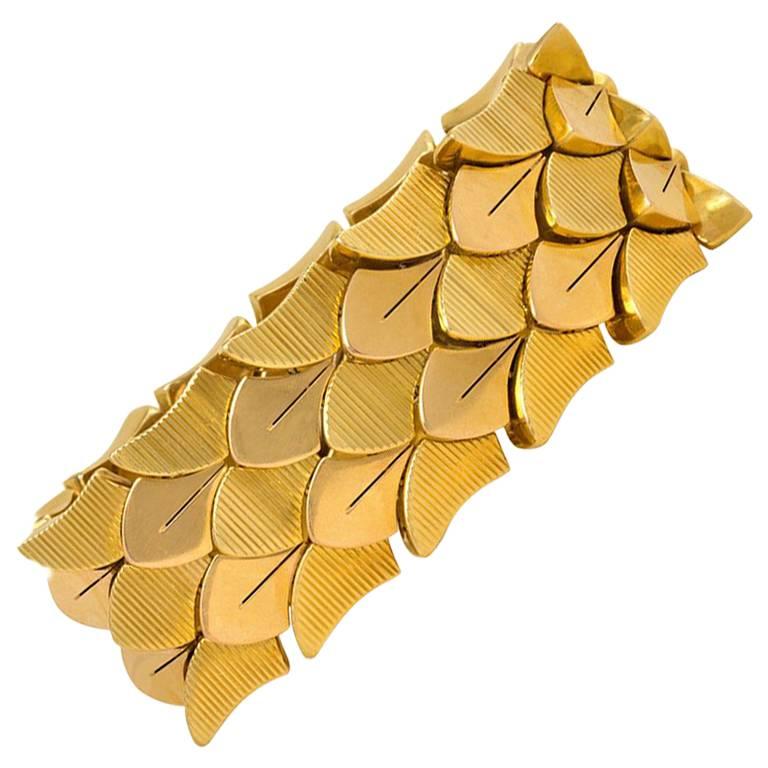 Retro Gold Fish Scale Design Bracelet at 1stDibs