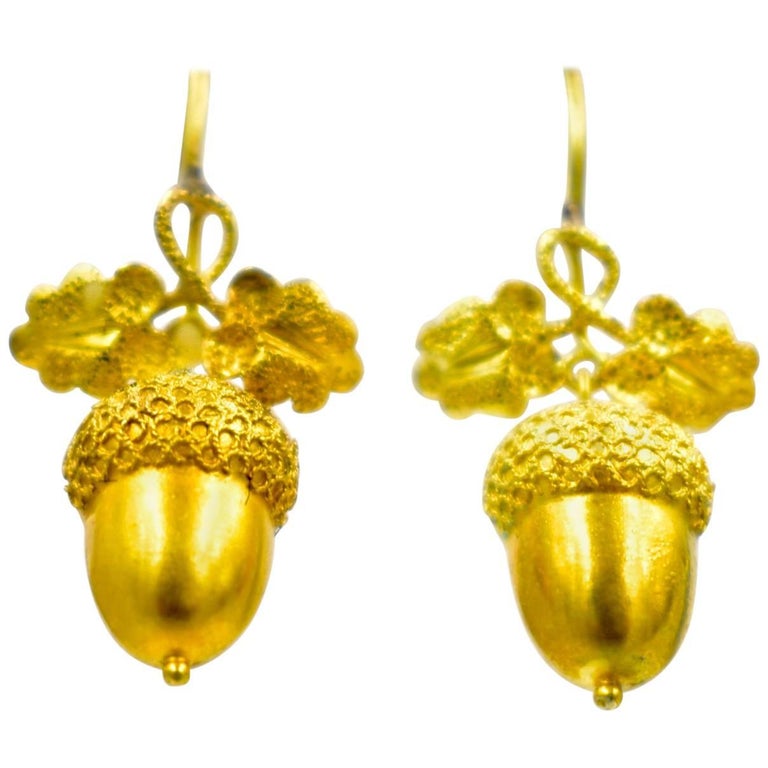 Antique Gold Acorn Earrings at 1stDibs | gold acorn drop earrings