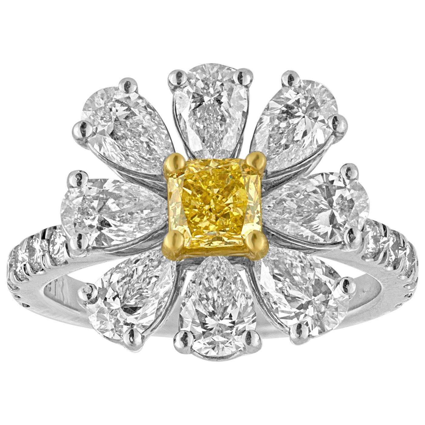 5.24 Carats Fancy Yellow and White Diamonds Gold Platinum Flower Ring ...